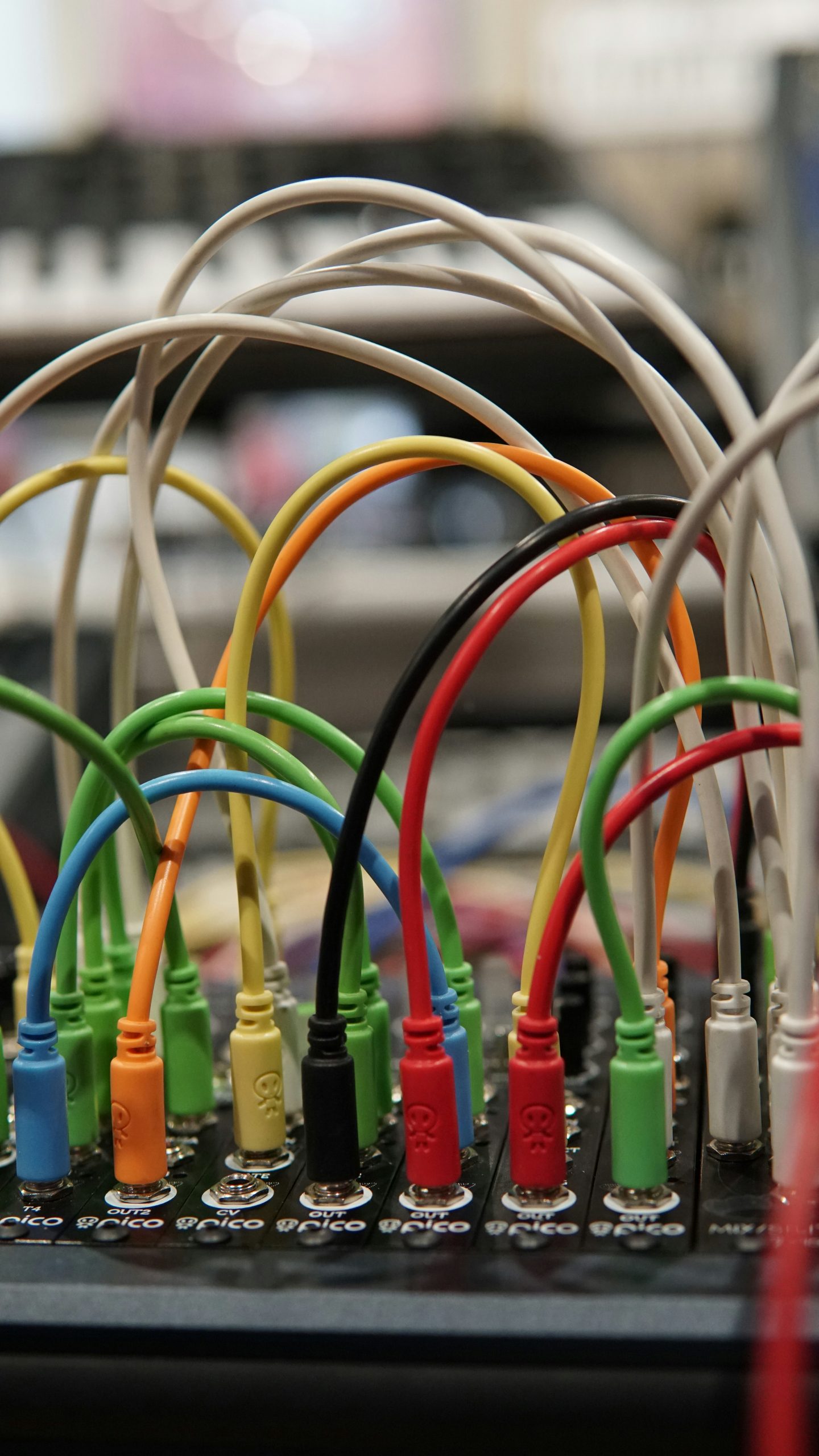 Patch Cable vs Ethernet Cable: What the Differences Are & When to Use Each - Linden Photonics Inc